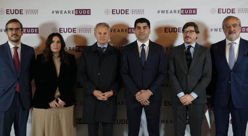 El exvicepresidente de Ecuador invitado de honor en la graduación EUDE